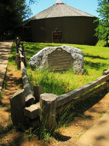 Indian Grinding Rock State Historic Park | Sierra Nevada Geotourism