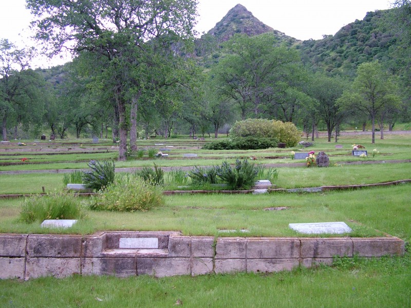 Three Rivers Cemetery | Sierra Nevada Geotourism