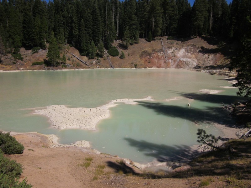 Boiling Springs Lake, Lassen Volcanic National Park | Sierra Nevada ...