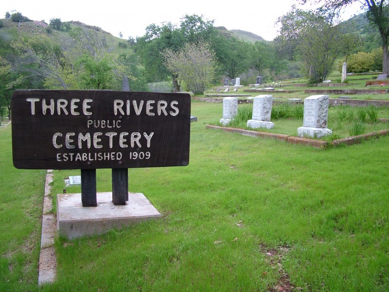 Three Rivers Cemetery | Sierra Nevada Geotourism