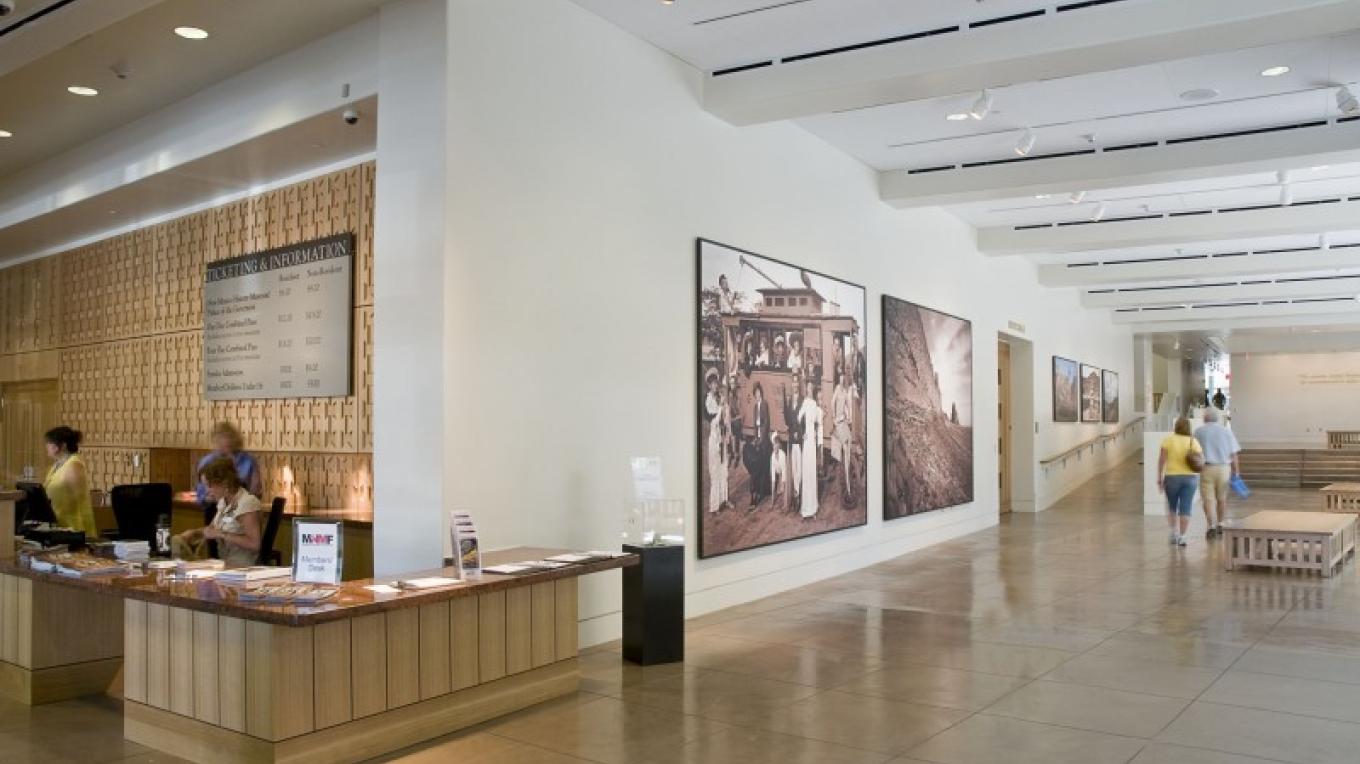 New Mexico History Museum Palace Of The Governors Four Corners Region new-mexico-history-museum-palace-of-the-governors-four-corners-region