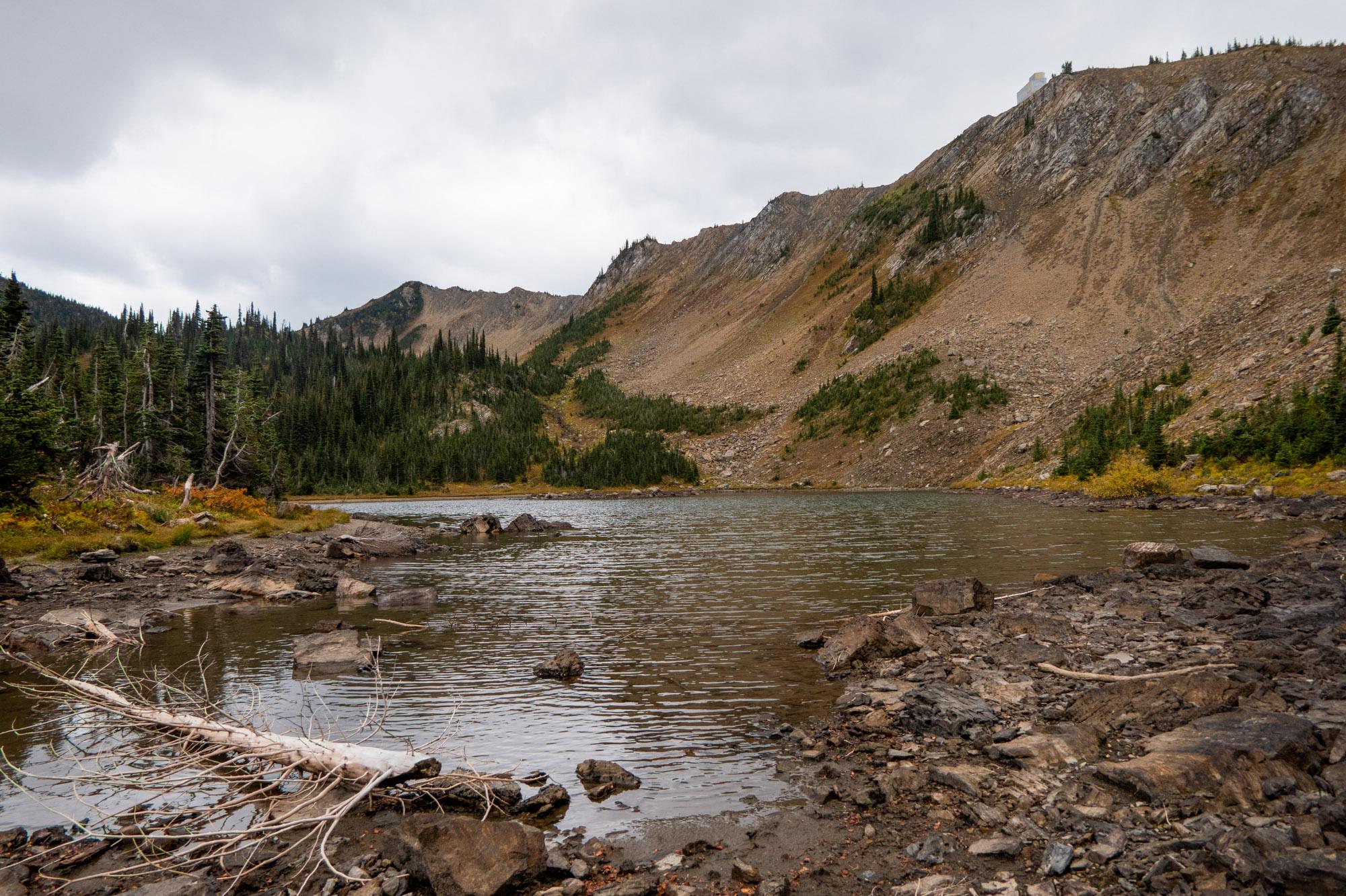 Fall Hiking with Hike 734 - Mount Aeneas and Picnic Lakes Loop ...