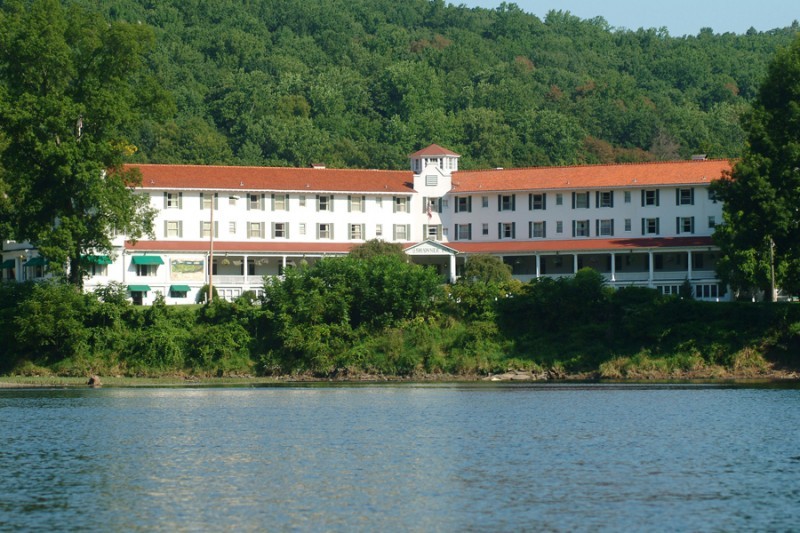The Historic Shawnee Inn and Golf Resort - Shawnee on Delaware, PA ...