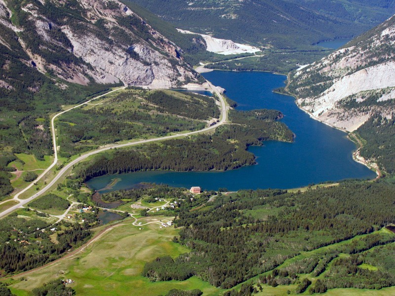 Crowsnest Lake | Alberta, Canada | Crown of the Continent Geotourism