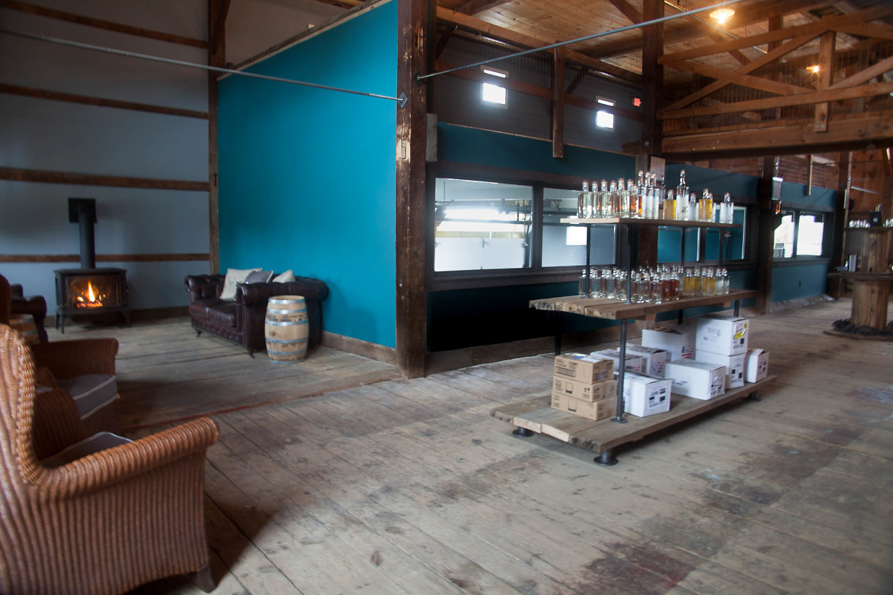 Wiggly Bridge Distillery | Visit Maine