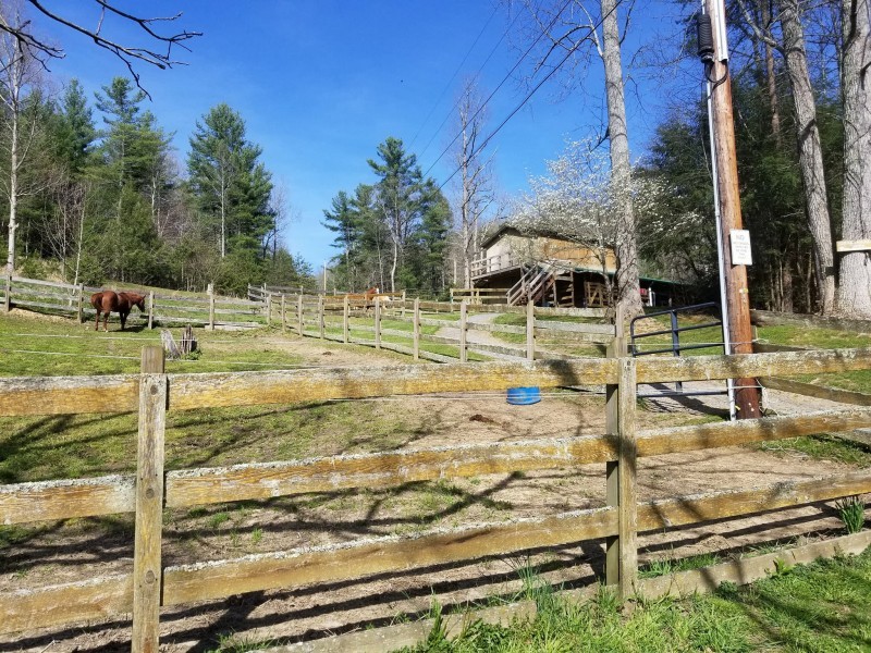 Cherokee Trails Campground & Stables | Tennessee River Valley