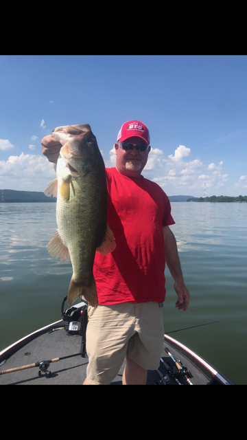 Donald Johnson Fishing | Tennessee River Valley